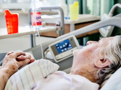 Vaccine communication: a critical review of foundations, challenges ...