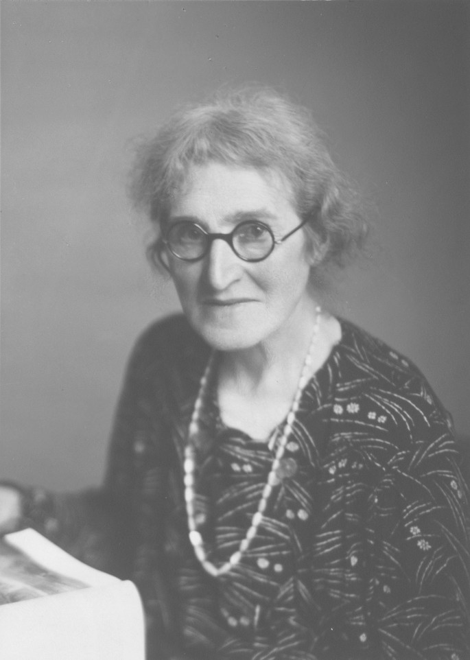 The Lady and the Plants: Two Notions of Teleology in Agnes Arber’s ...