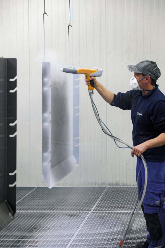 Hohe Variantenvielfalt auf engem Raum gemeistert | JOT Journal für Oberflächentechnik