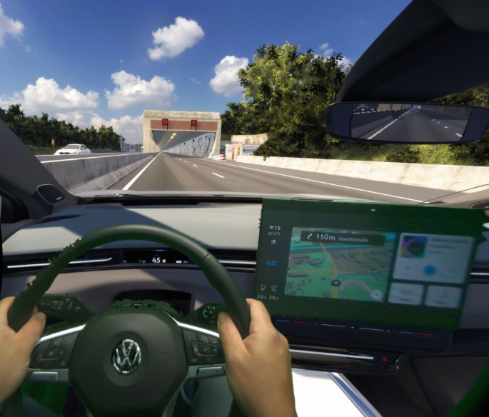 Mixed-reality Driving Simulator for Evaluating Vehicle Functions | ATZ ...