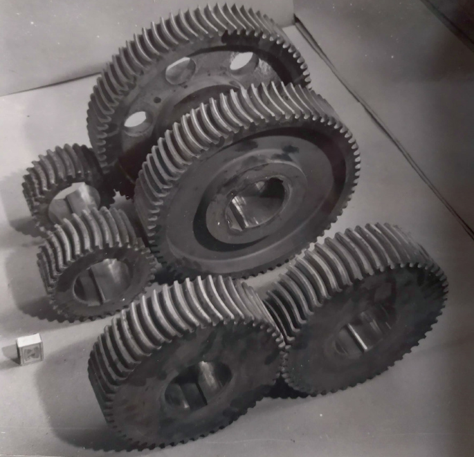 Analysis of the Arc Teeth Self-Adjusting Cylindrical Gear | SpringerLink