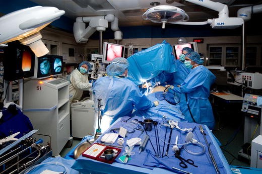 Laparoscopic Assisted ERCP in Roux-en-Y Gastric Bypass (RYGB) Surgery ...