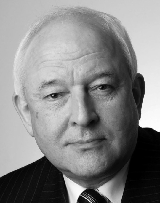 Tributes to Kevin Lewis from BDA Indemnity | BDJ In Practice