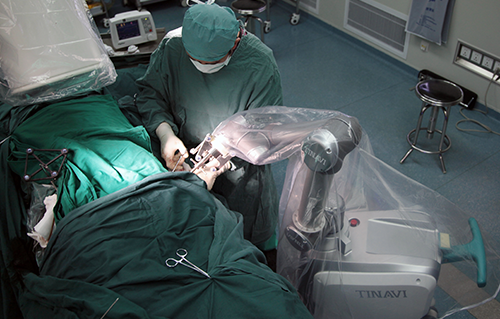 Medical robotics in China