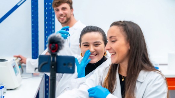 Science and scientists in the public sphere